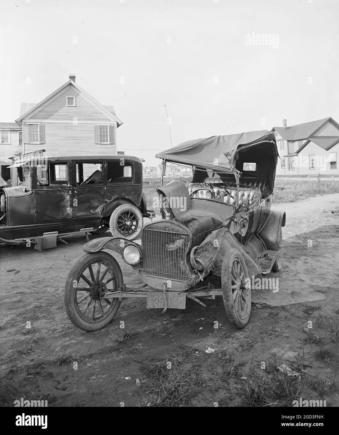 Automobile accident Black and White Stock Photos & Images - Alamy
