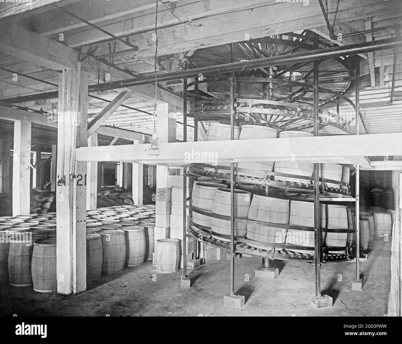 Spiral gravity boiler conveyor hi-res stock photography and images - Alamy