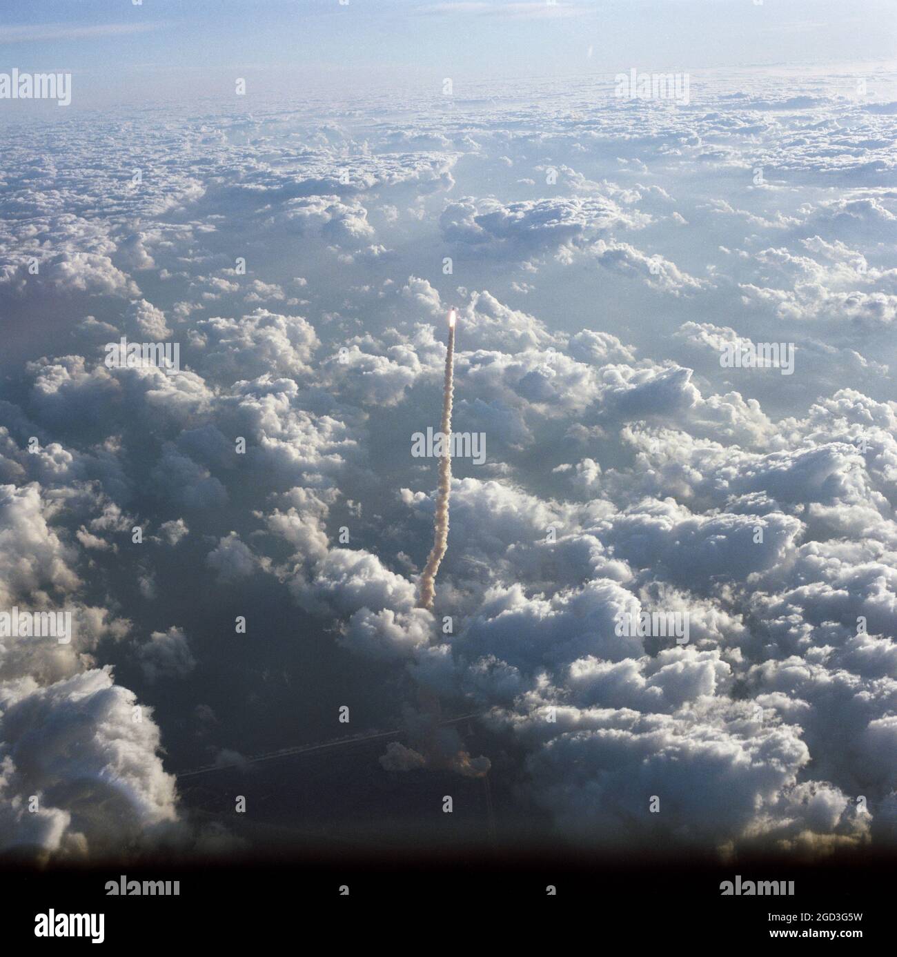 Viewing Space Shuttle In Sky