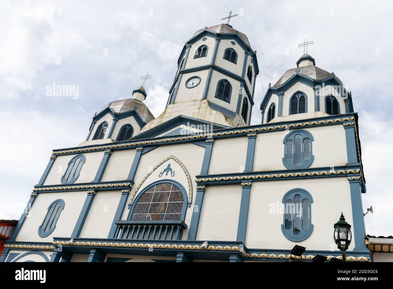 Low angle shot church hi-res stock photography and images - Alamy