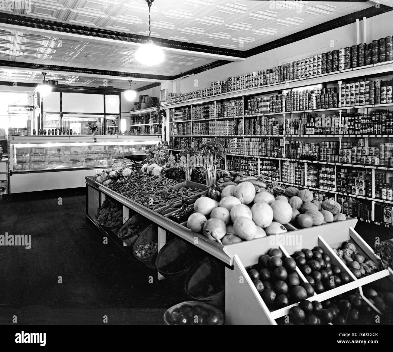 Early 1900s store interior hi-res stock photography and images - Alamy