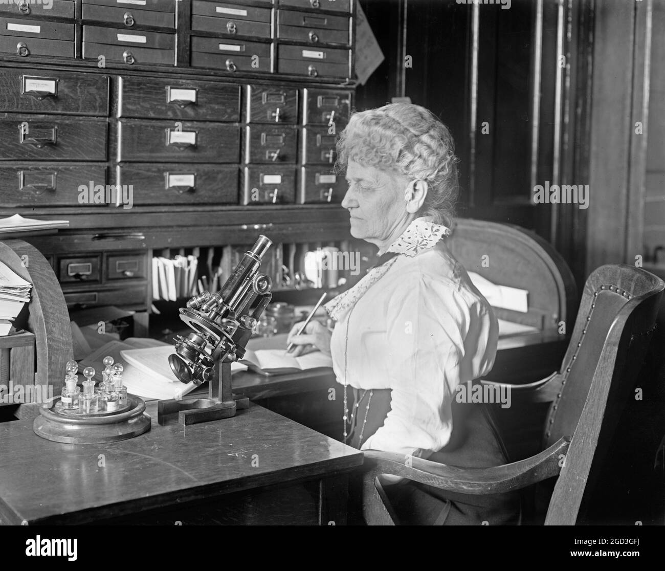 Early 1900s Scientist High Resolution Stock Photography and Images - Alamy