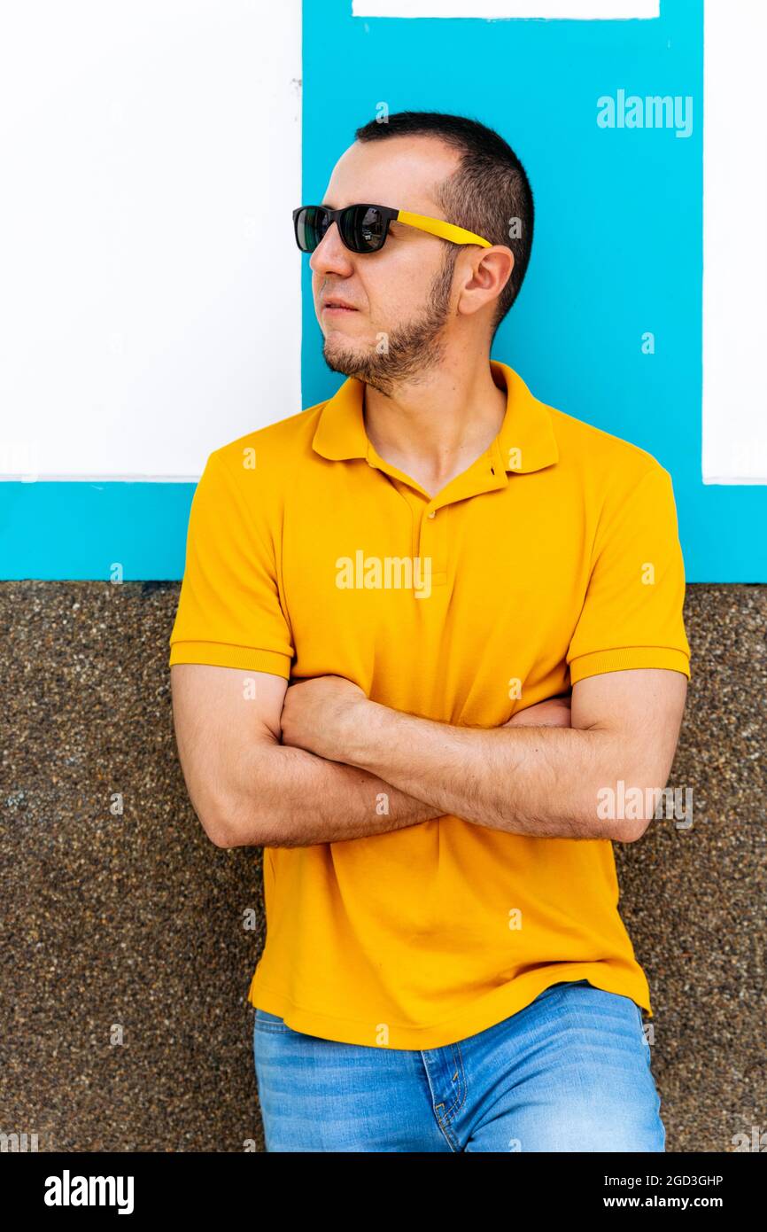 Crossed arm hi-res stock photography and images - Alamy