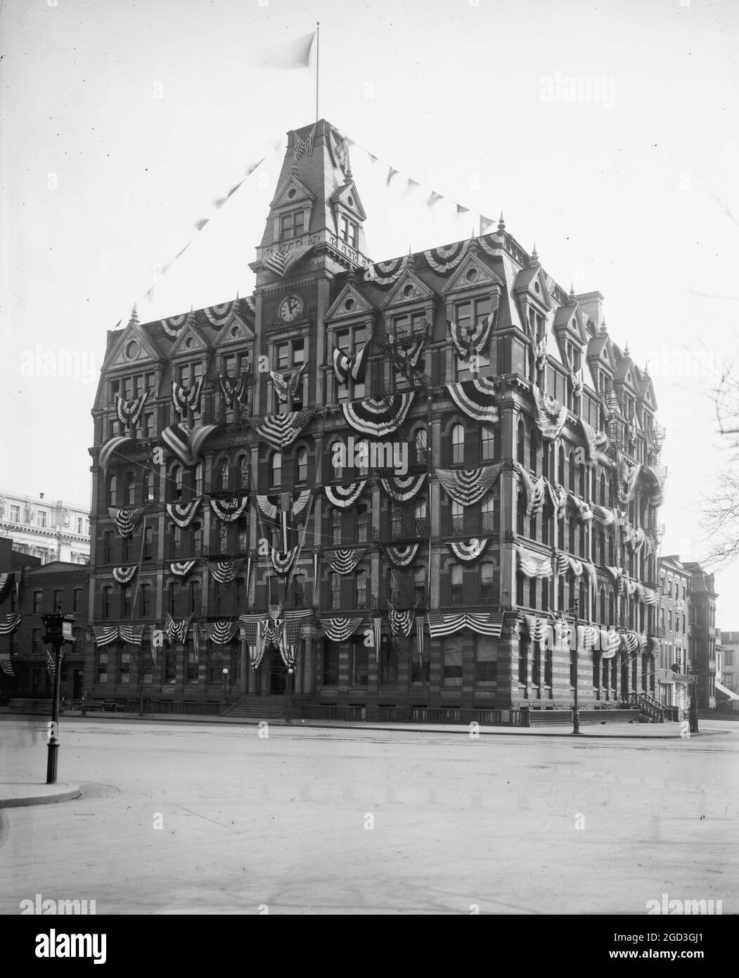 Early 1900s southern railway building hi-res stock photography and ...