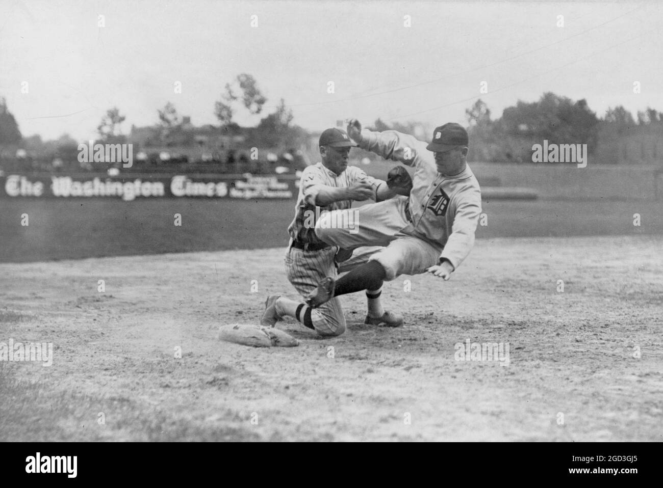 Early 1900s umpire hi-res stock photography and images - Alamy