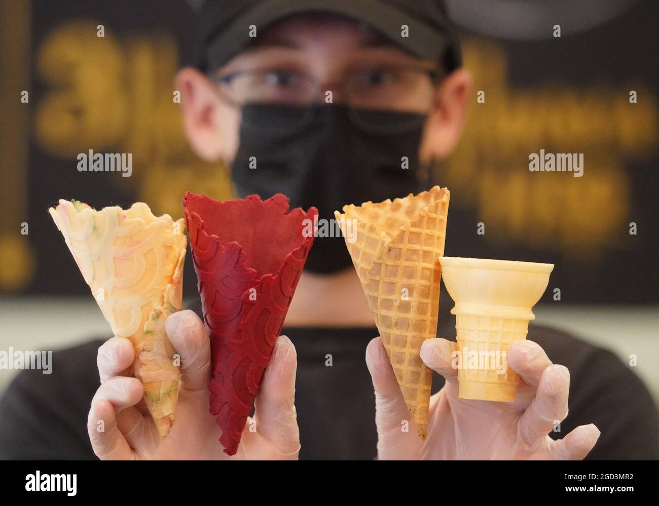 1904 world's fair ice cream cone hi-res stock photography and images ...