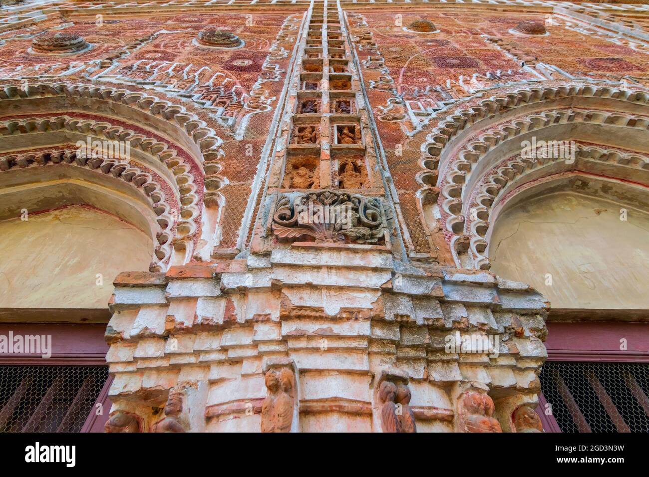 Beautiful Terracotta art works on the arch of Hindu temple walls of ...