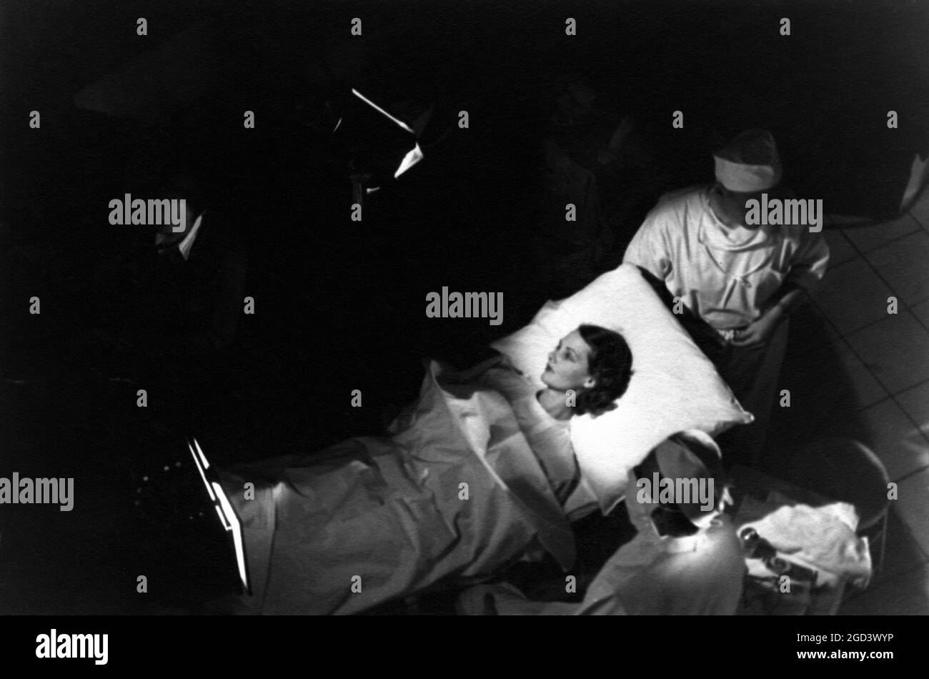 ELIZABETH ALLAN and CLARK GABLE on set candid snapshot taken during the ...