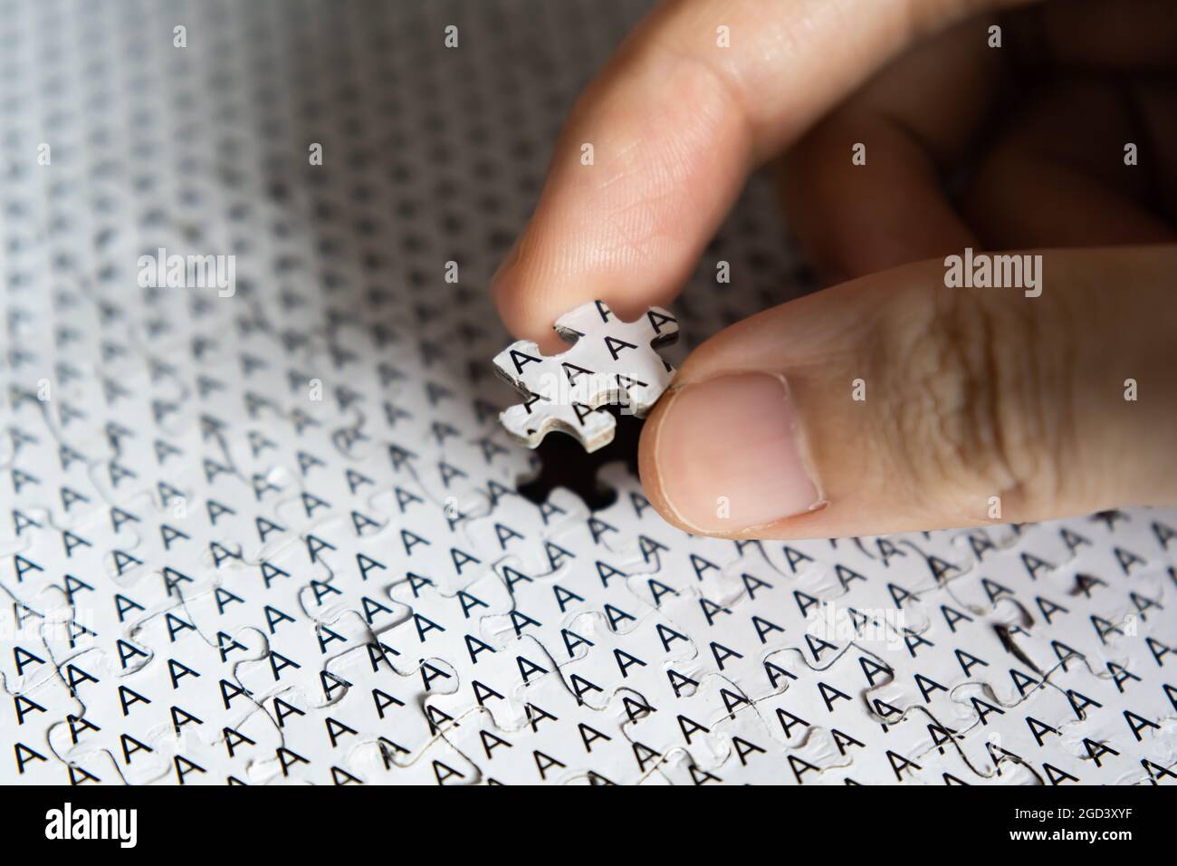 Last piece jigsaw puzzle hi-res stock photography and images - Alamy