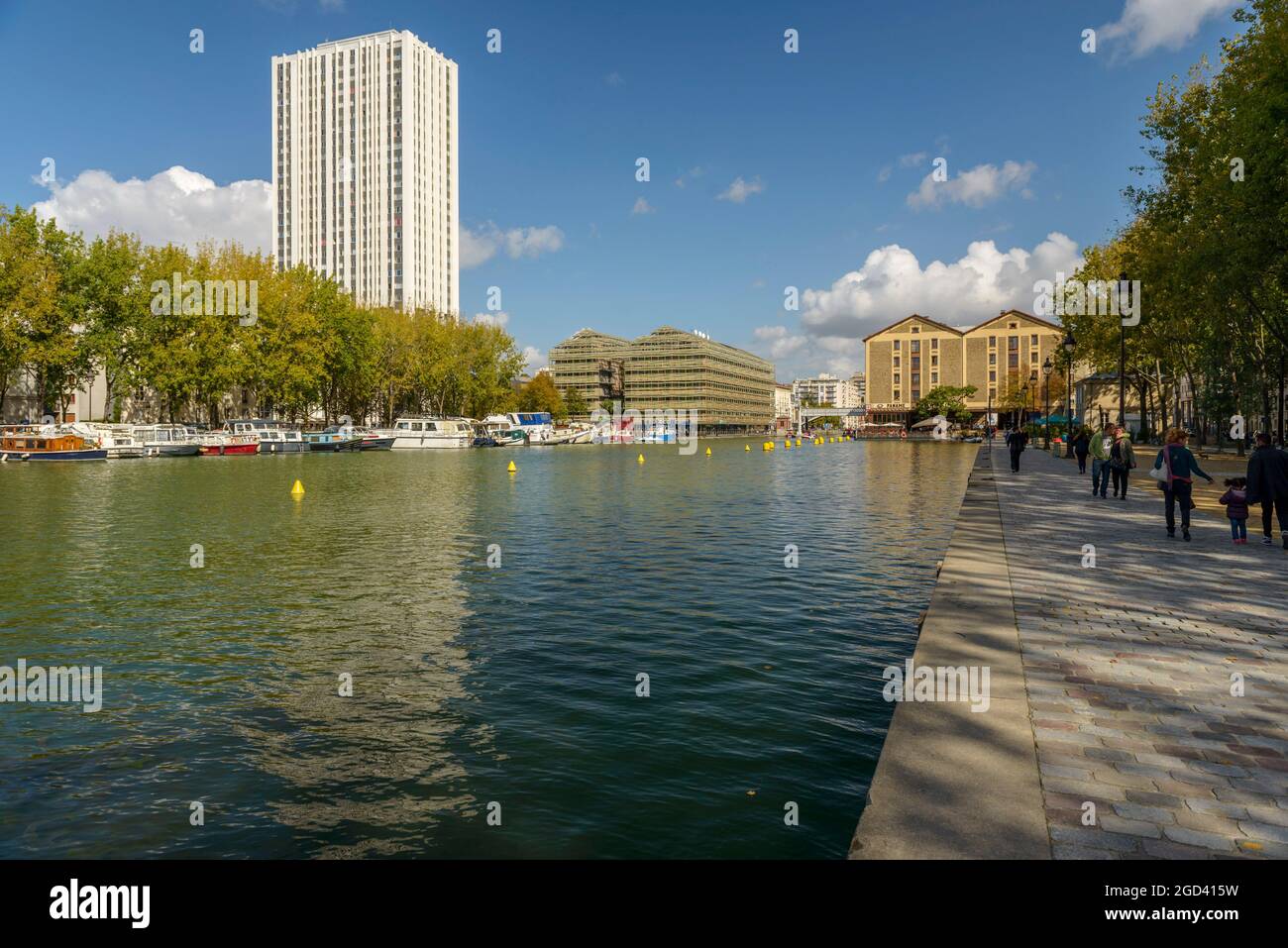 FRANCE, PARIS (75019), BASSIN DE LA VILLETTE AND R?SIDENCE DUVERGIER ...