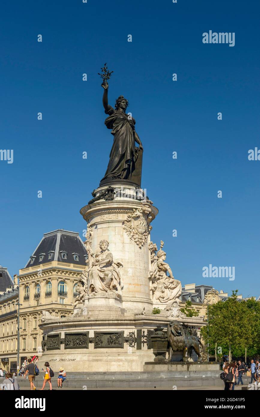 FRANCE, PARIS (75011), REPUBLIC SQUARE (PLACE DE LA REPUBLIQUE ...