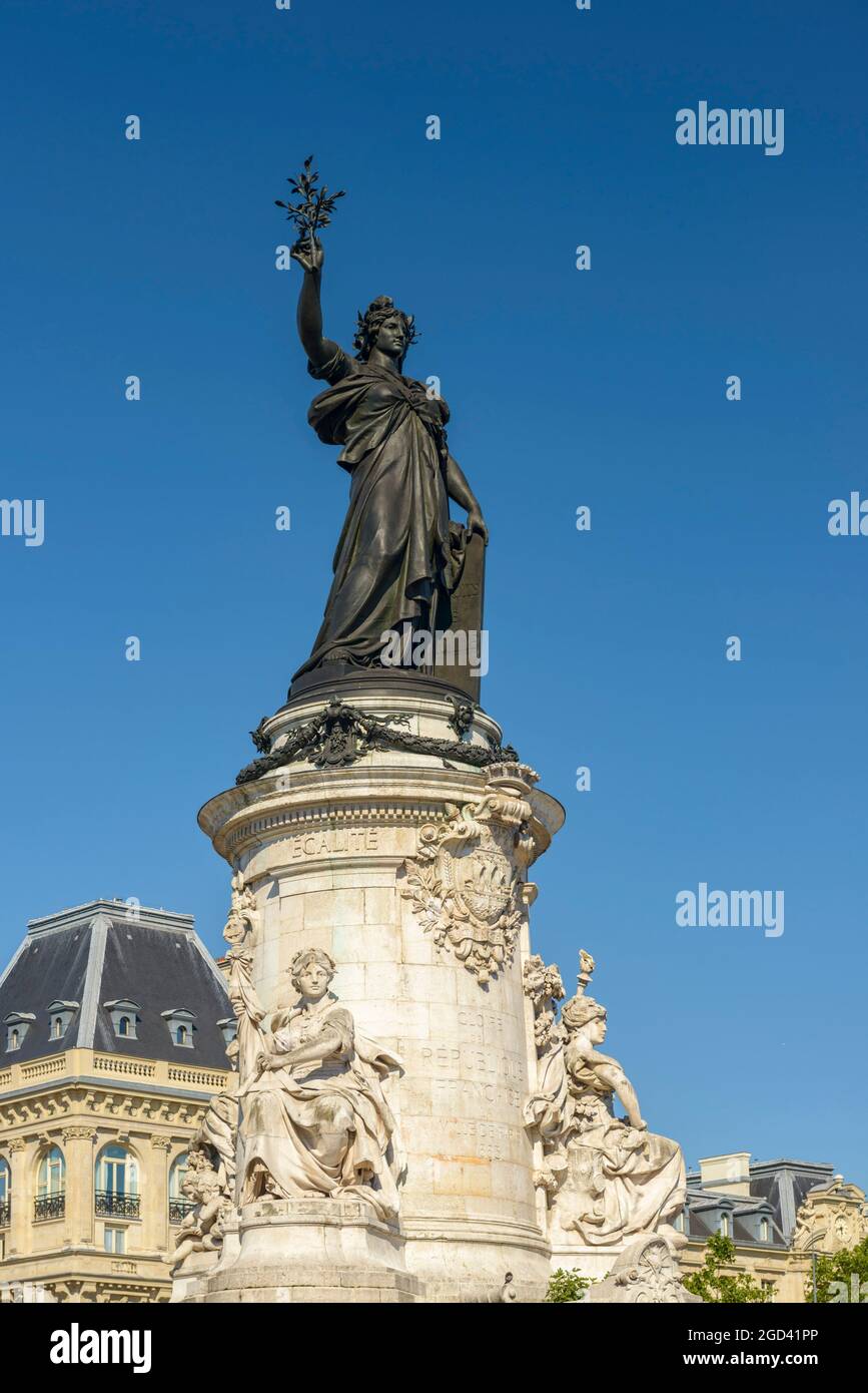FRANCE, PARIS (75011), REPUBLIC SQUARE (PLACE DE LA REPUBLIQUE ...