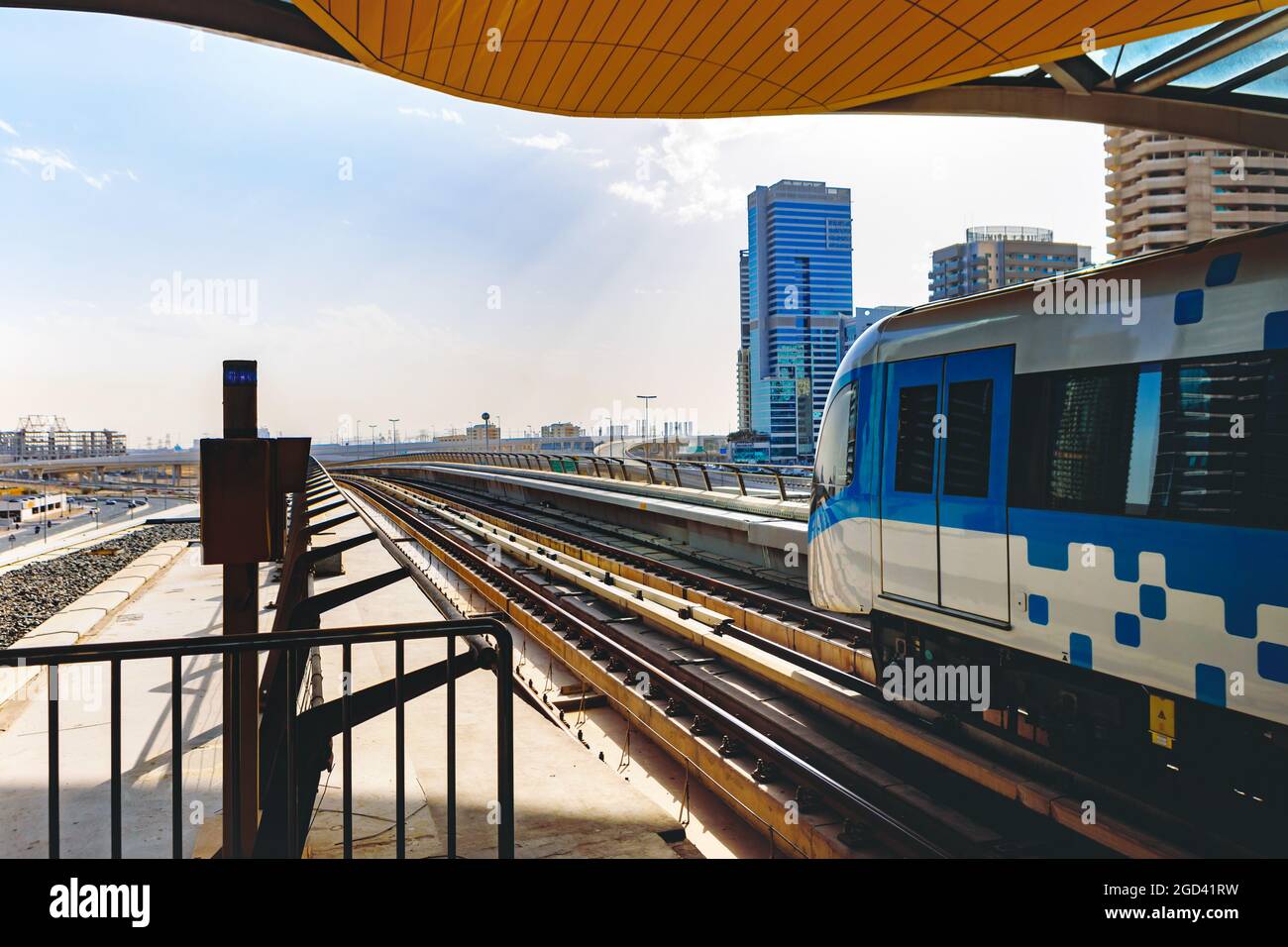Metro railway train in Dubai city in UAE Stock Photo - Alamy