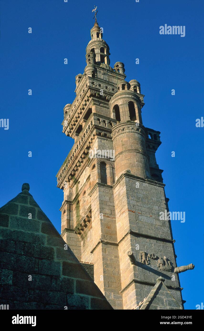 FINISTERE (29) BRITTANY, ROSCOFF, RENAISSANCE BELL TOWER OF THE CHURCH ...