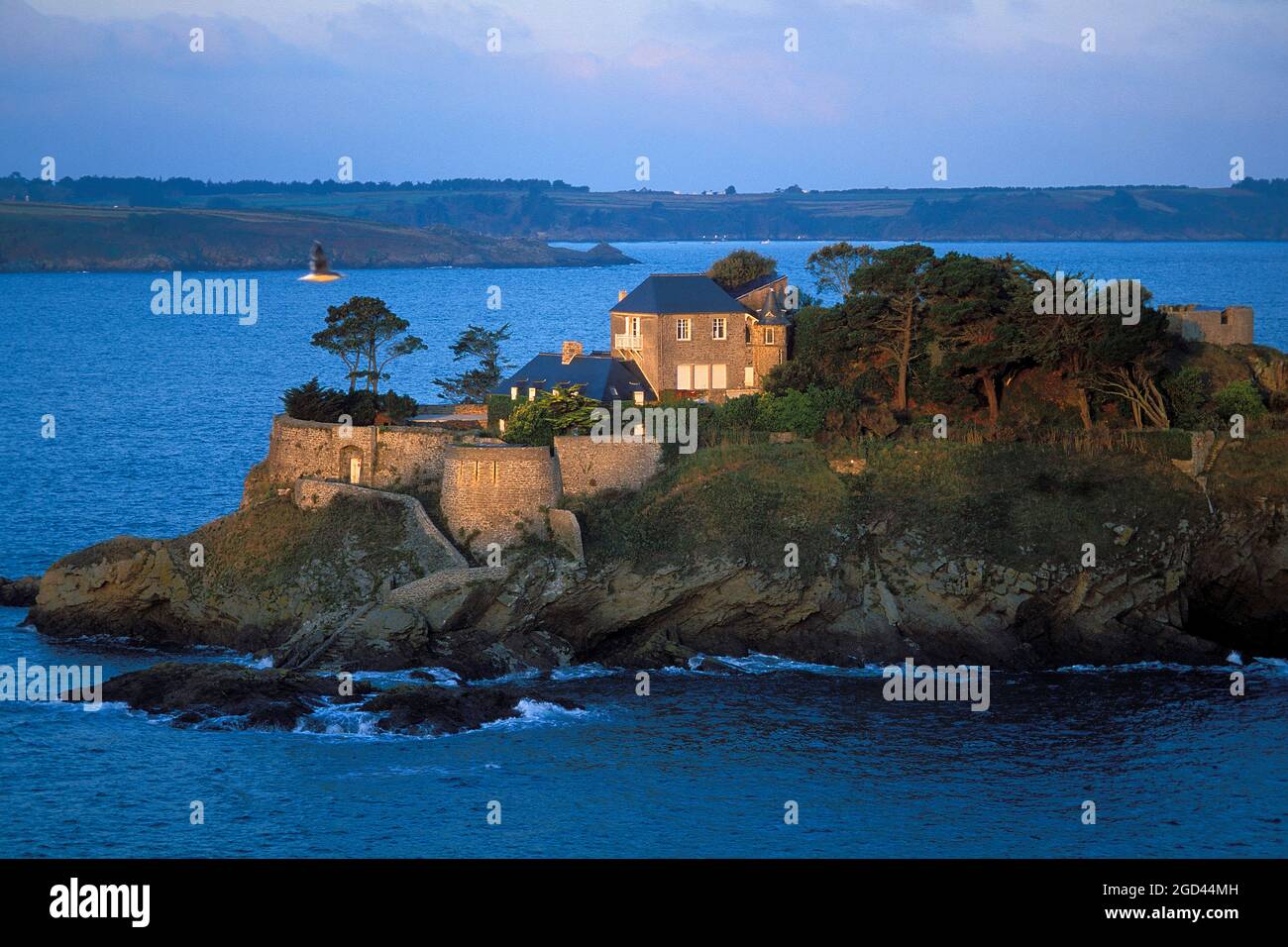 Leo dan singer hi-res stock photography and images - Alamy