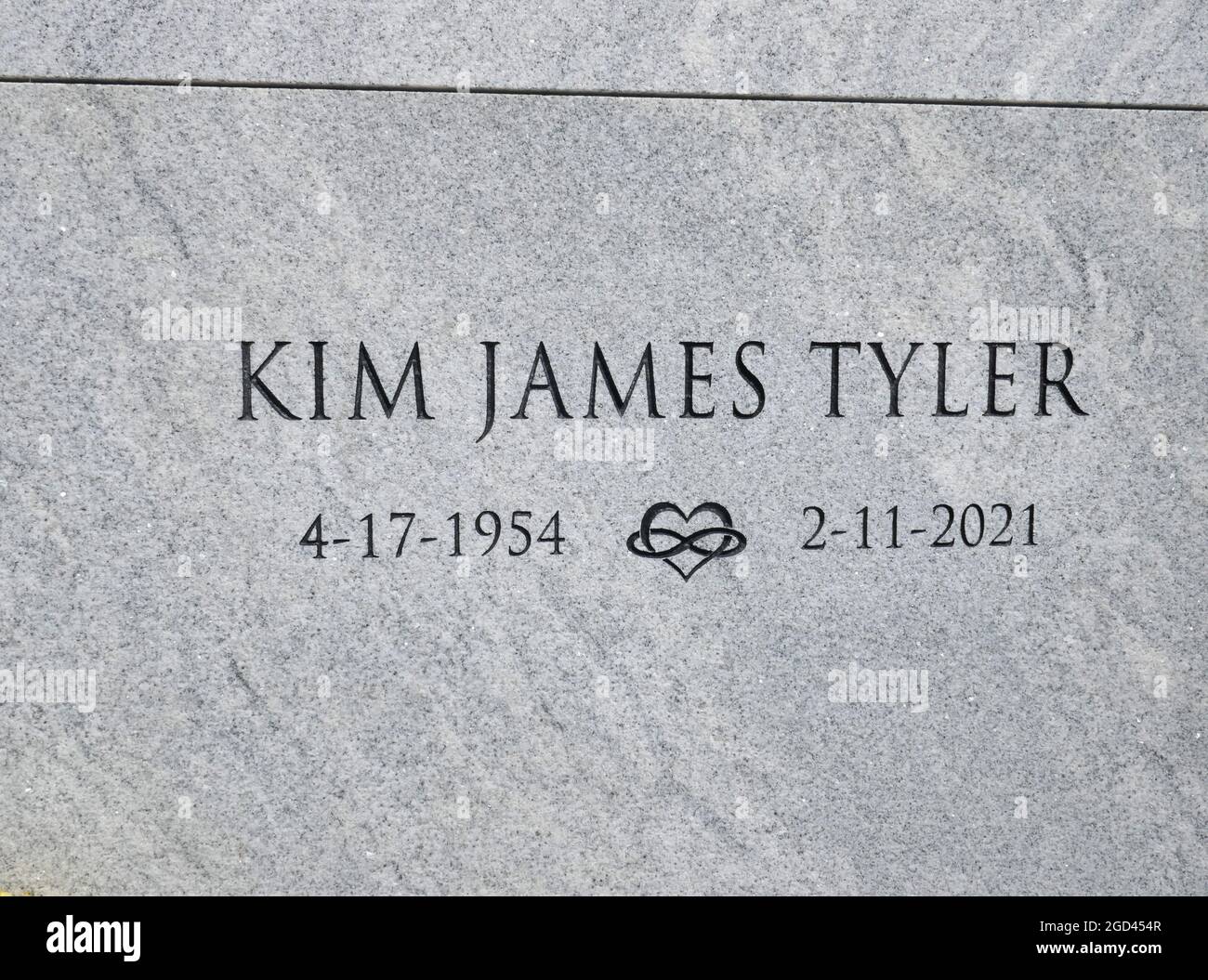 Grave marker actor cemetery hi-res stock photography and images - Alamy