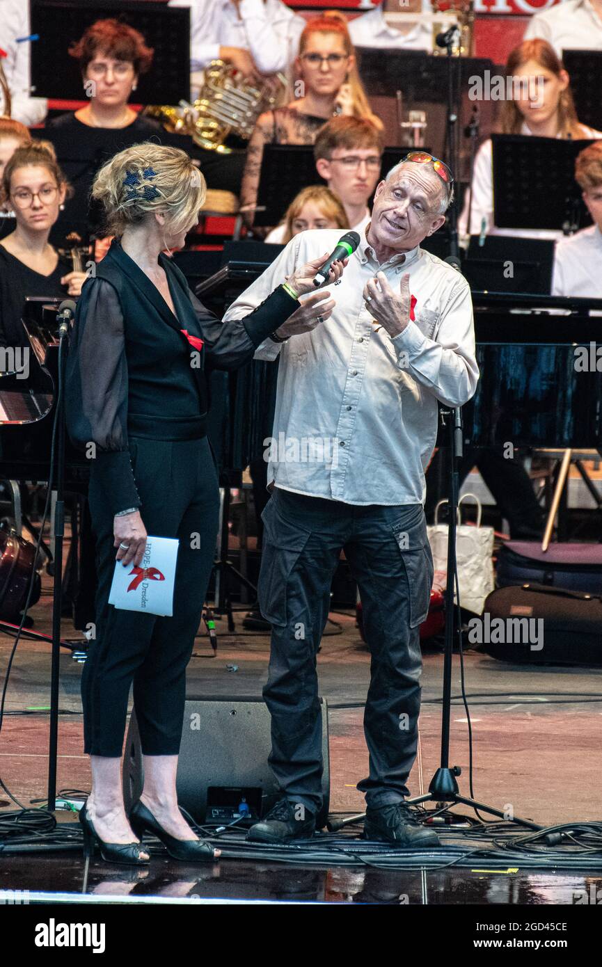 Anja Köbel (Moderatorin), Viola Klein (Initiatorin), Stefan Hippler ...