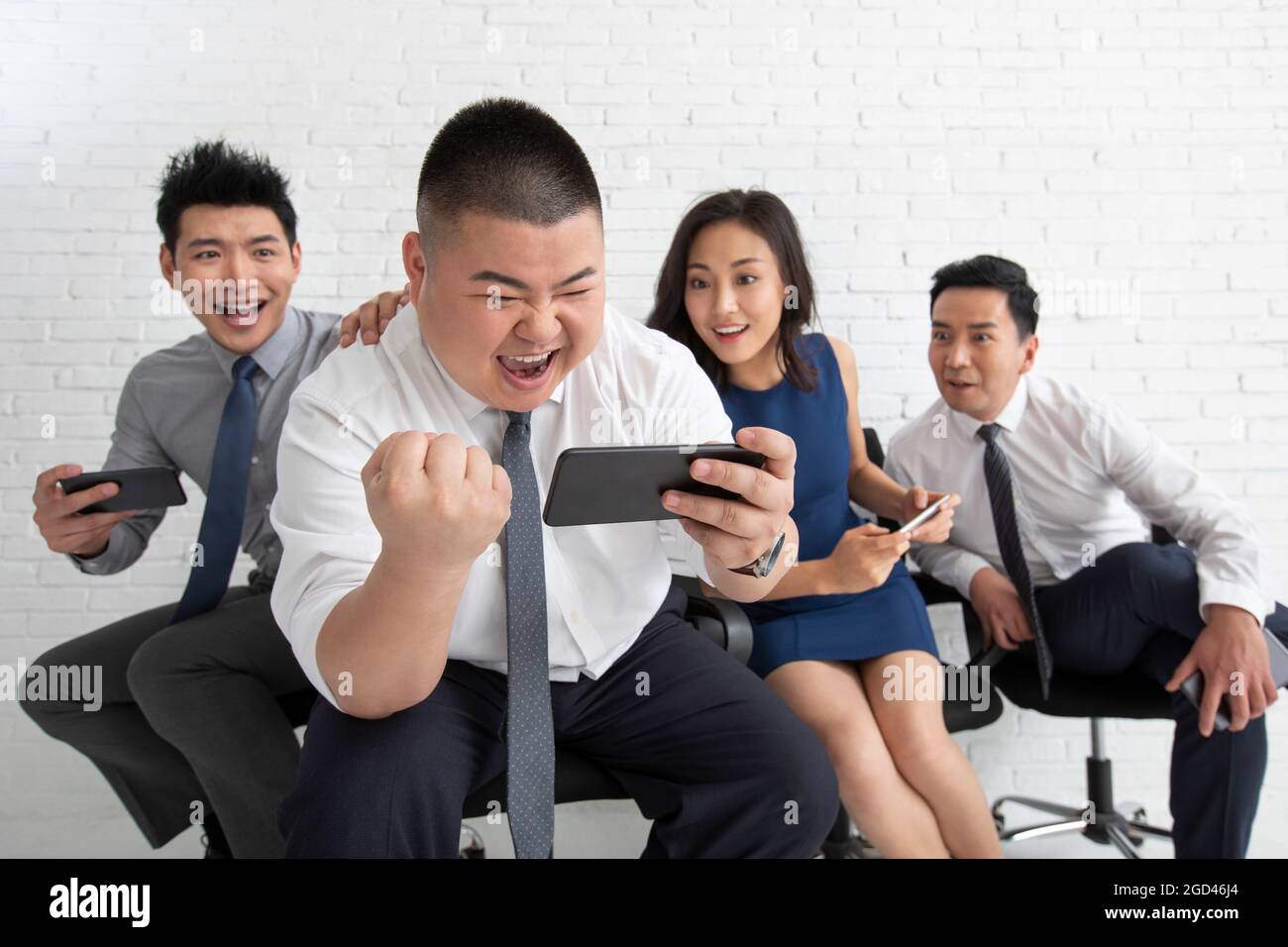 Business people using smartphone Stock Photo - Alamy