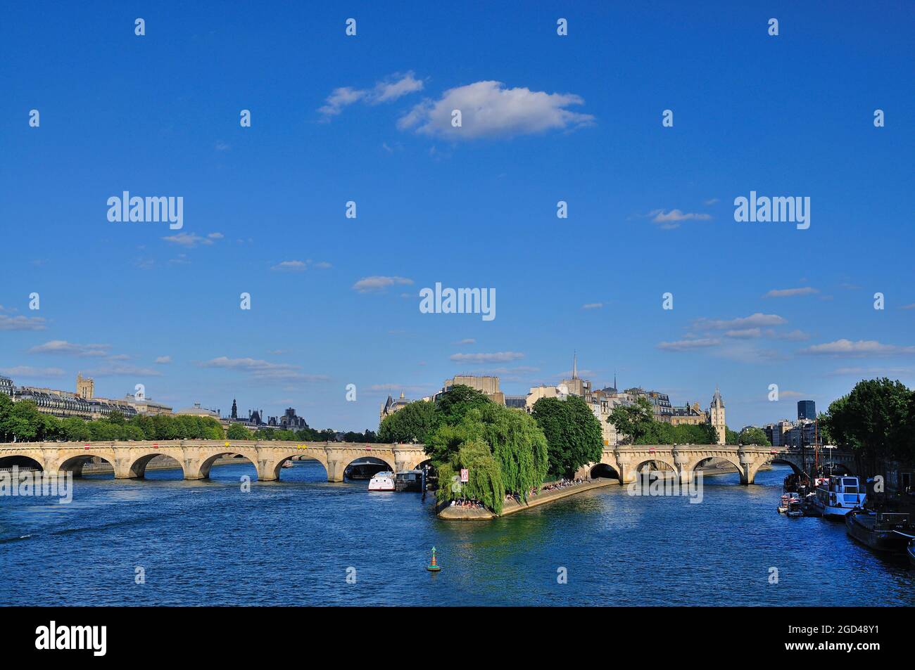 FRANCE, PARIS (75) 1ST ARRONDISSEMENT, THE ILE DE LA CITE AND PONT NEUF ...