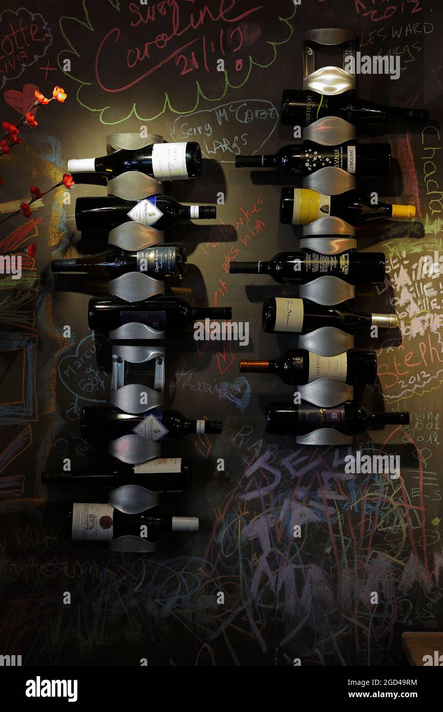 Coup bar hi-res stock photography and images - Alamy