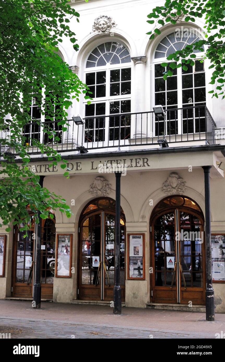 Paris place charles dullin hi-res stock photography and images - Alamy