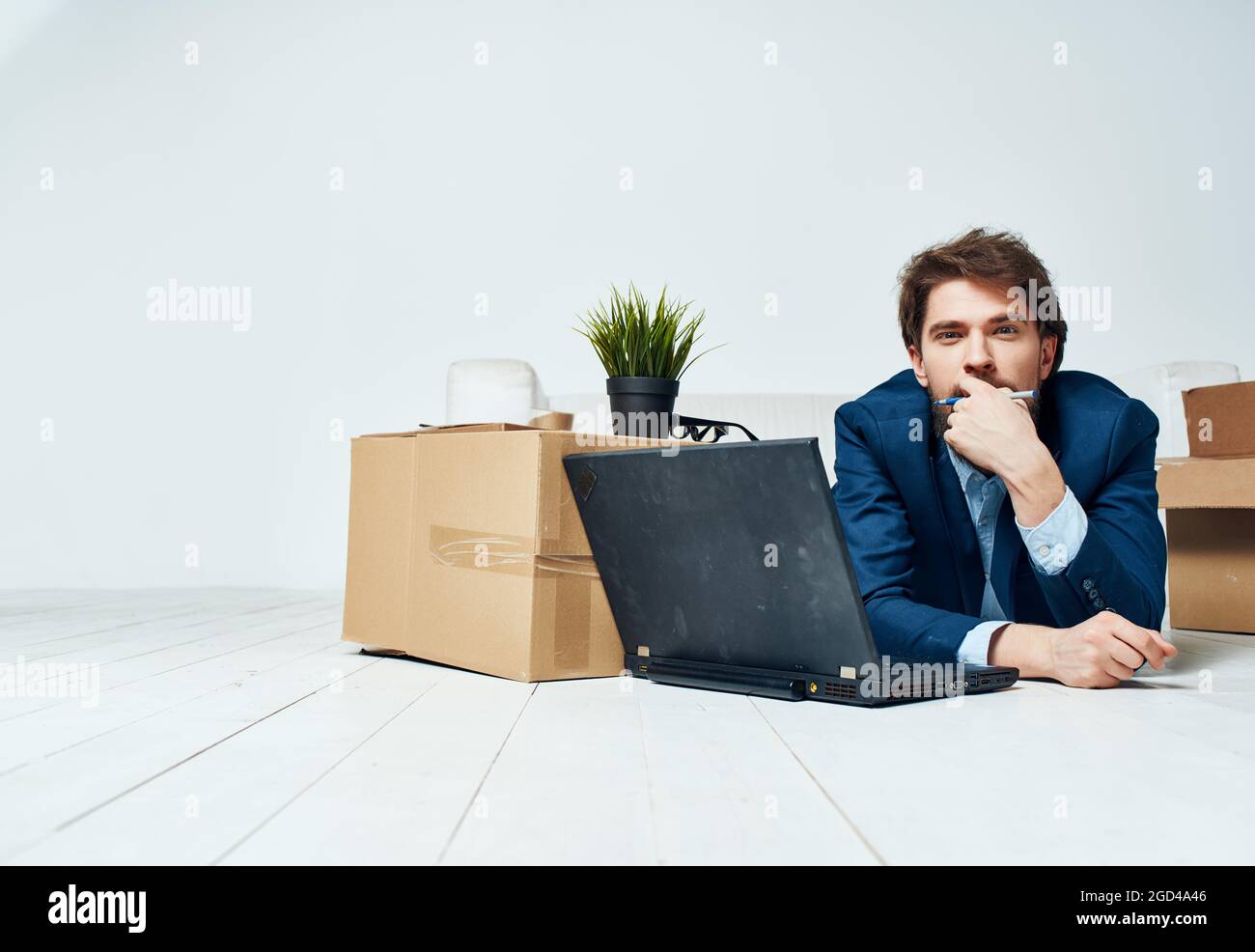 business man things in boxes moving to another workplace Stock Photo ...