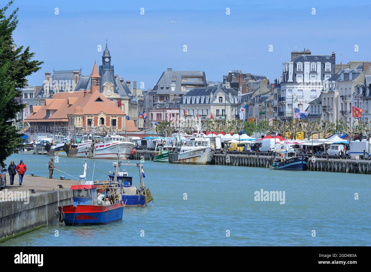 FRANCE, CALVADOS (14) NORMANDY, TROUVILLE, THE MARKET AND HARBOUR ON ...