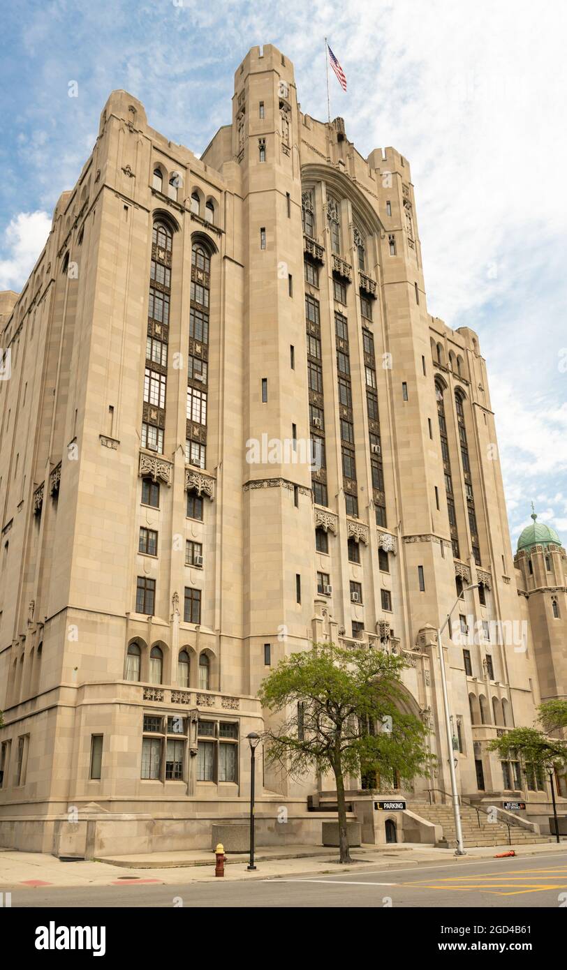 DETROIT, MI/USA - AUGUST 06, 2021: Neo-gothic, 14-story, Detroit ...