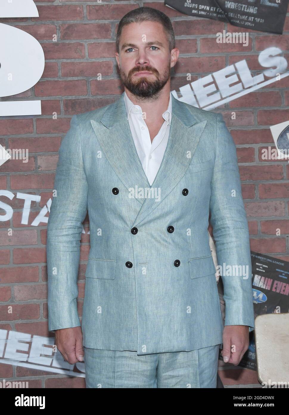 Stephen amell heels hi-res stock photography and images - Alamy