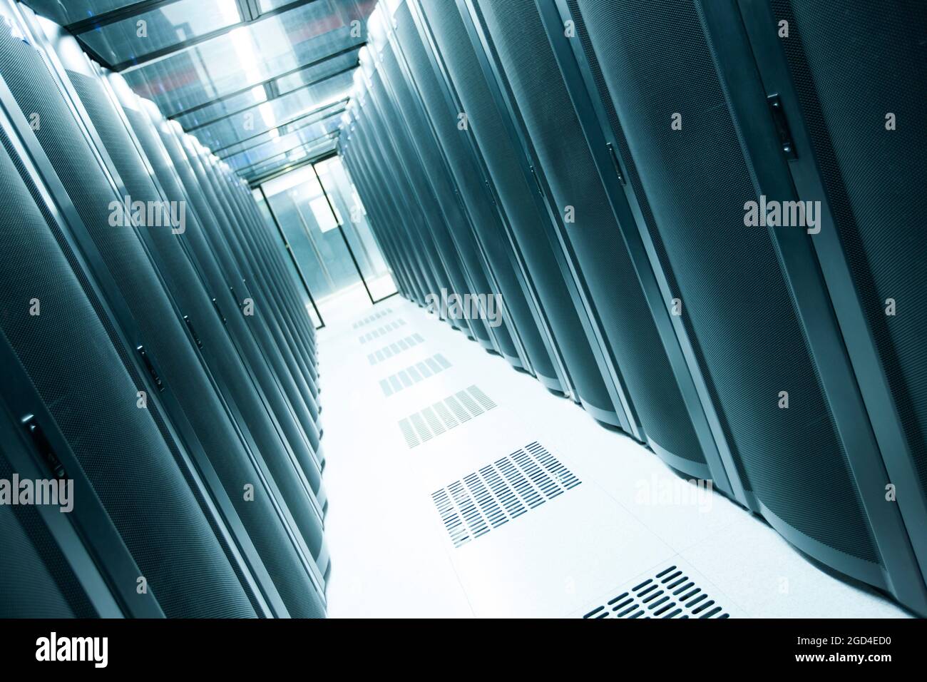 Internet servers hi-res stock photography and images - Alamy
