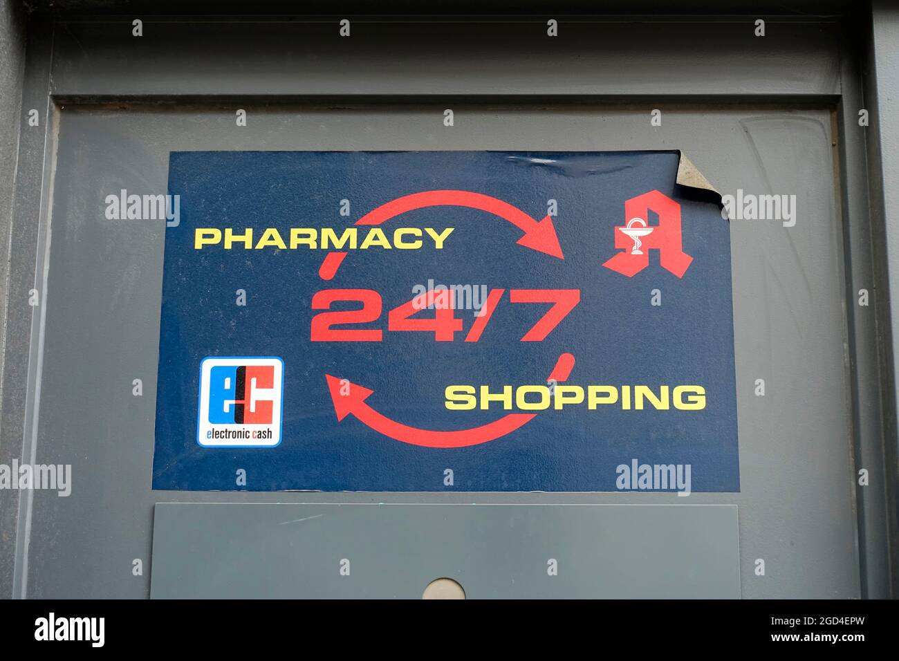 24 7 healthcare hi-res stock photography and images - Alamy