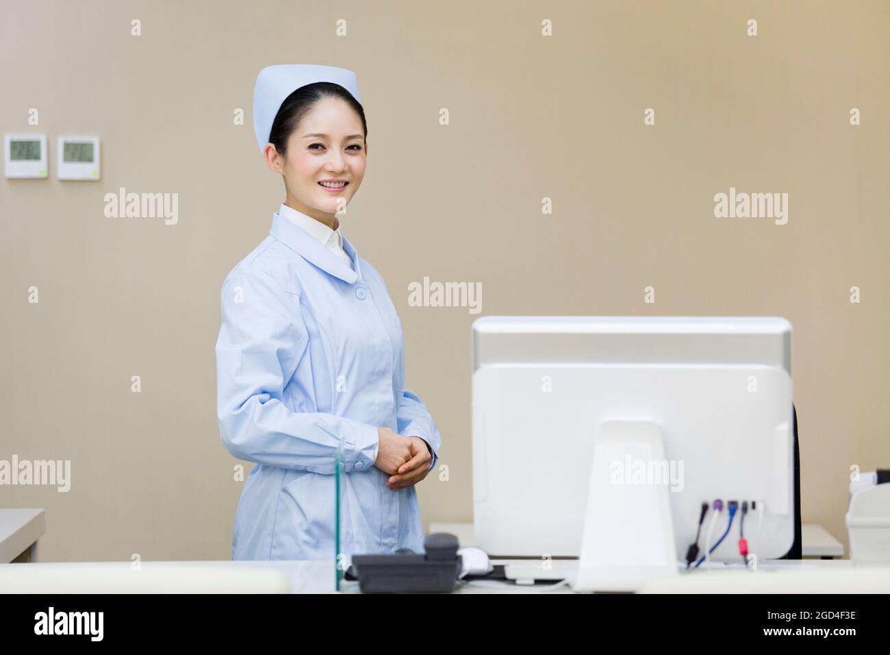 Nurse computer station hi-res stock photography and images - Alamy
