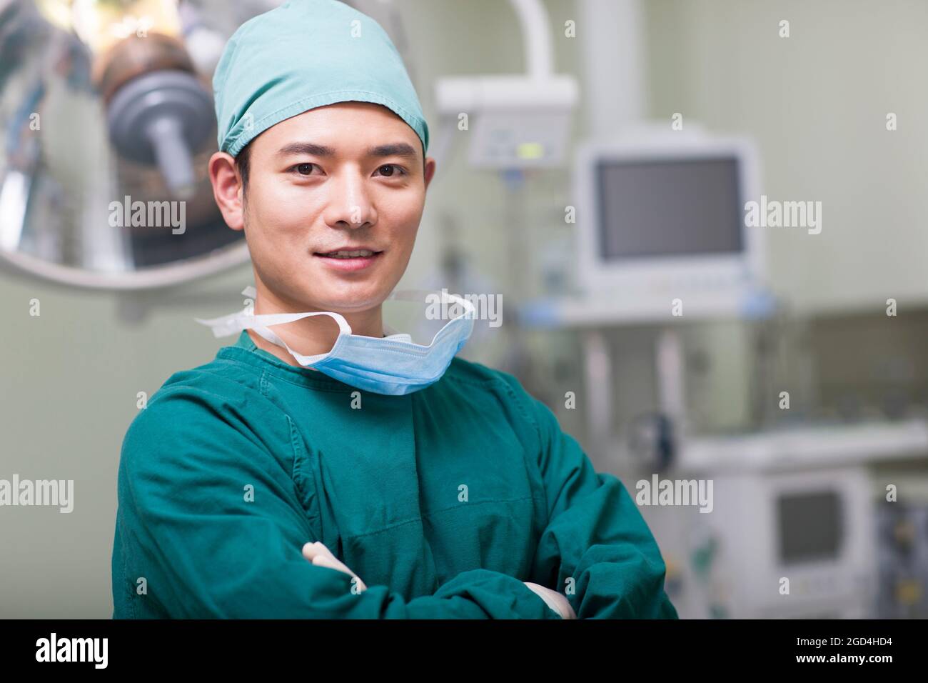 Chinese surgeon operating hi-res stock photography and images - Alamy