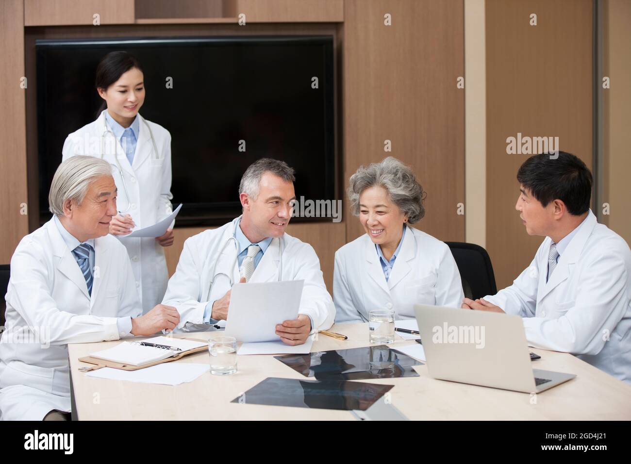 Medical experts holding a meeting Stock Photo - Alamy