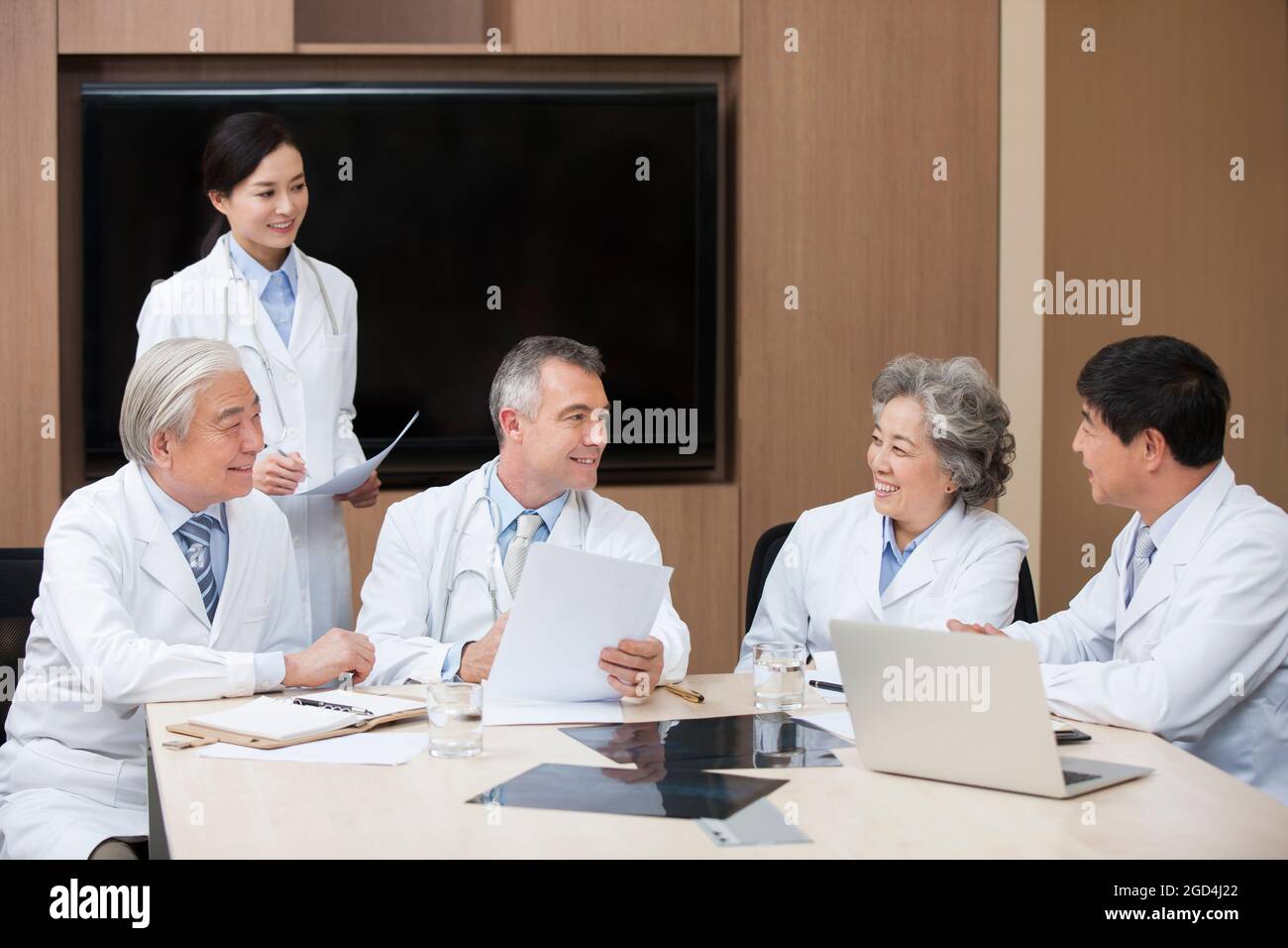 Medical experts holding a meeting Stock Photo - Alamy