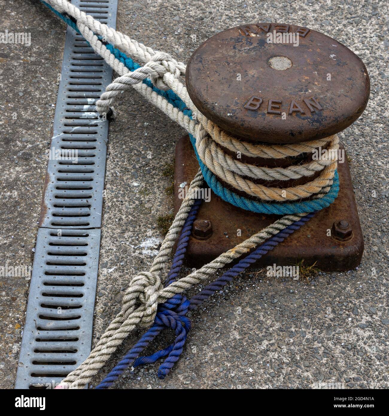 Capstan knot hi-res stock photography and images - Alamy