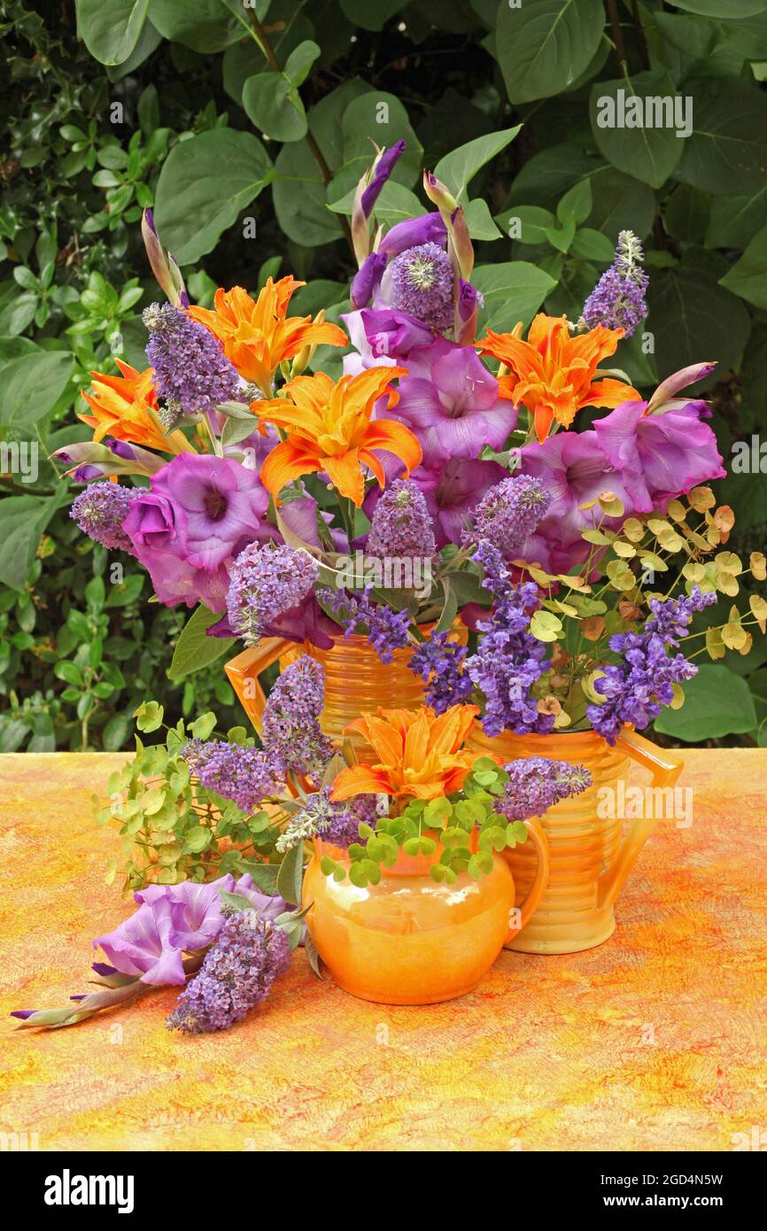 Painted table hi-res stock photography and images - Alamy