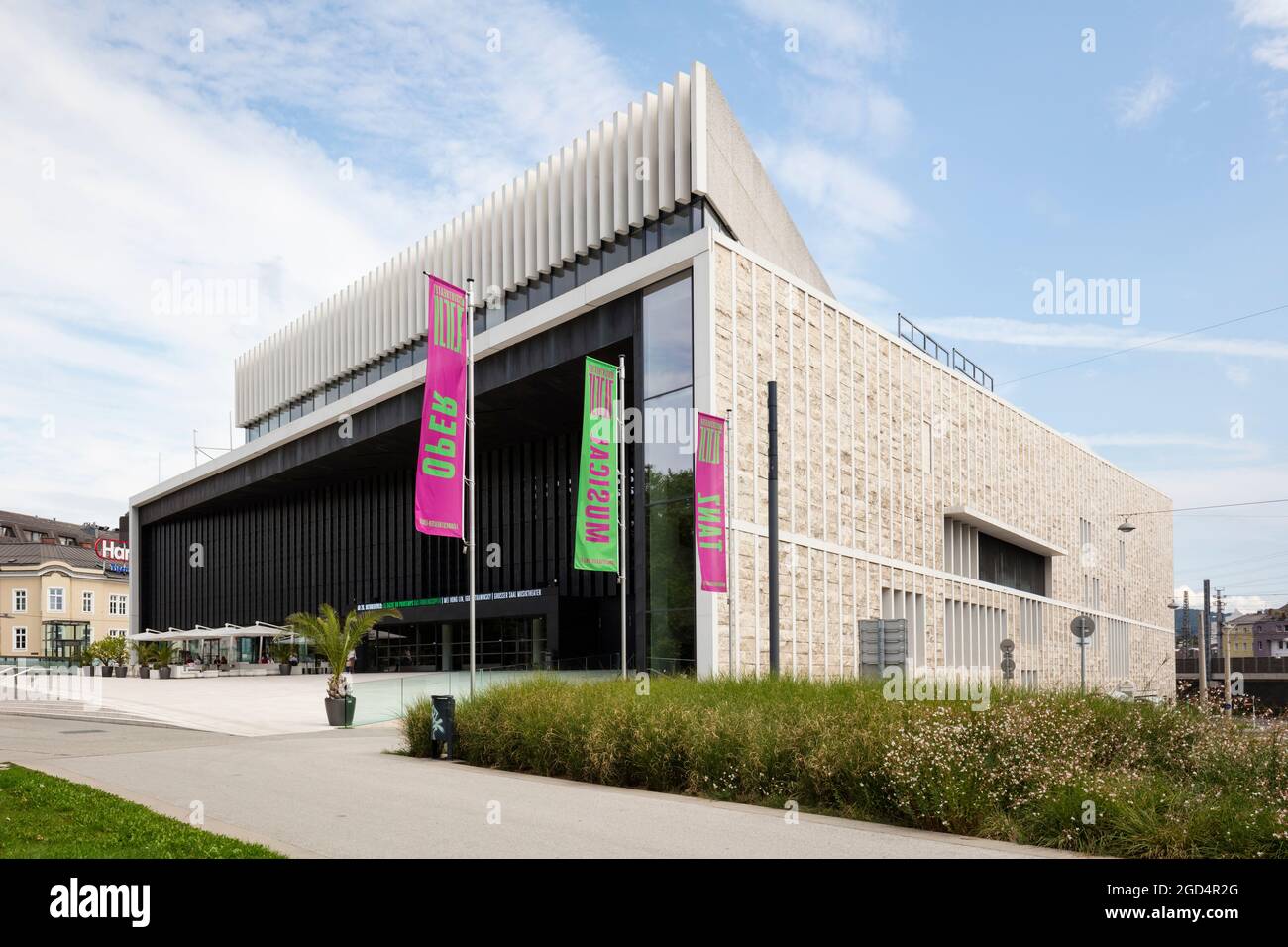 Musical theatre hi-res stock photography and images - Alamy