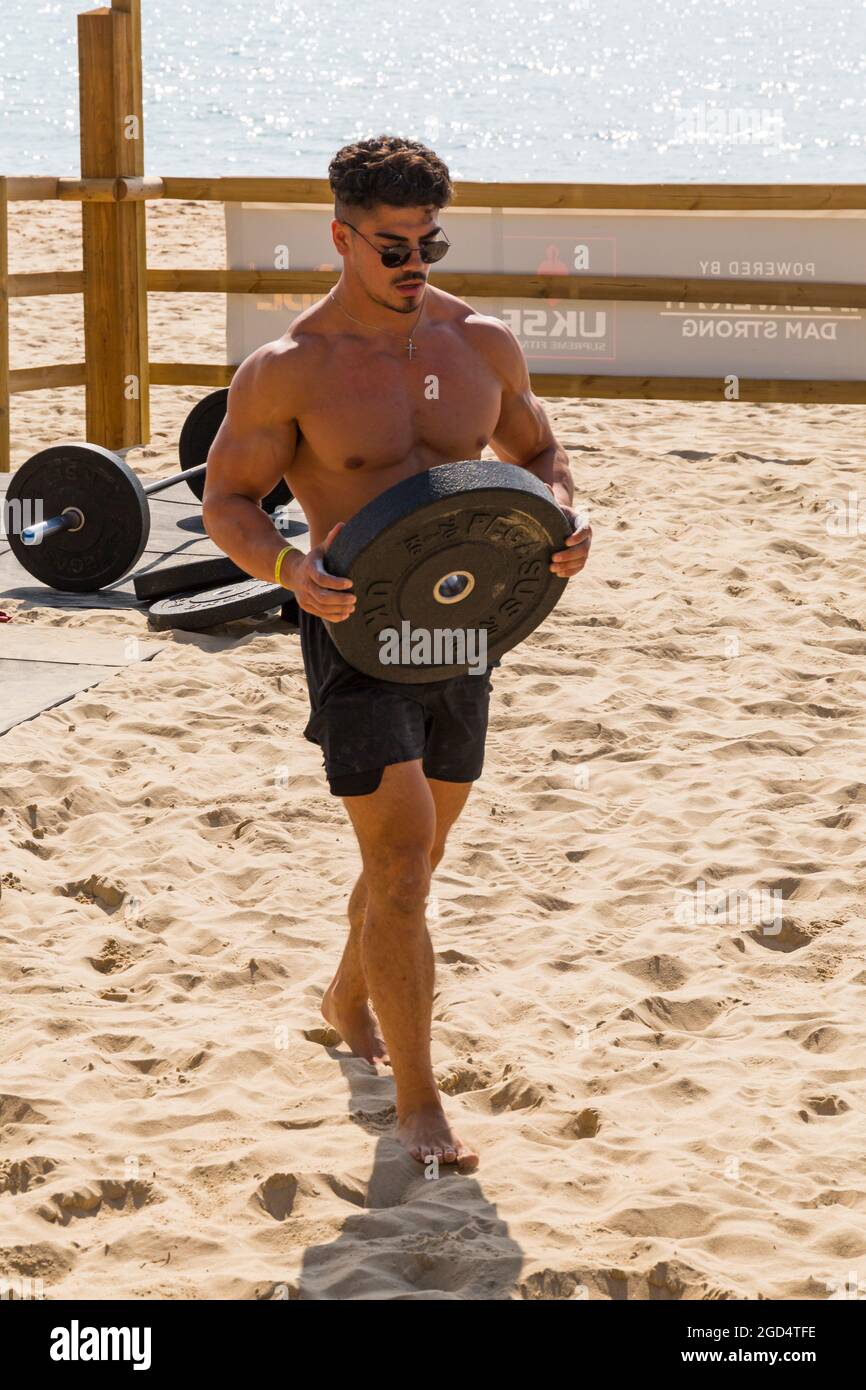 Poole, Dorset UK. 11th August 2021. UK weather: warm with hazy sunshine ...