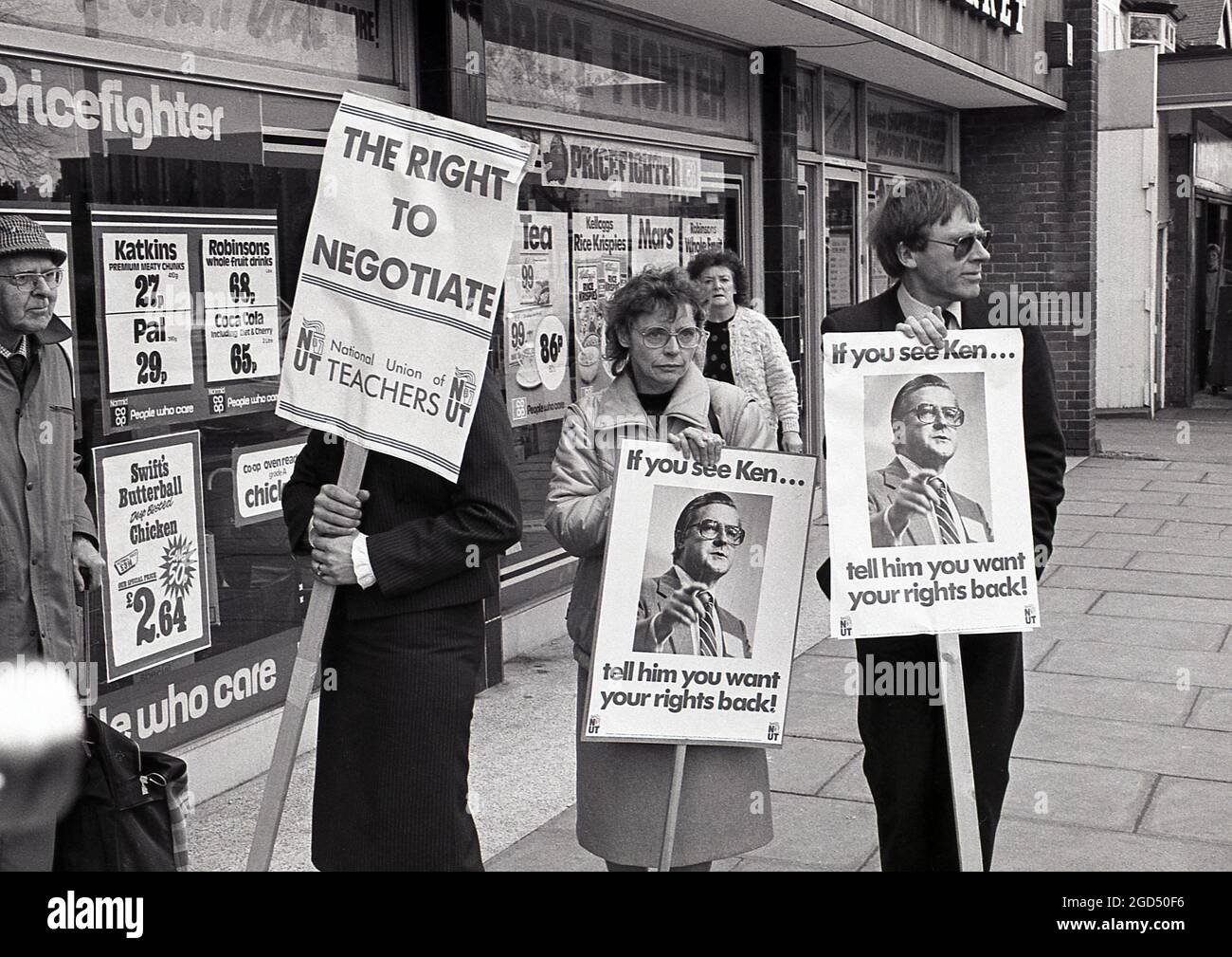 Strike action uk 1980s hi-res stock photography and images - Alamy