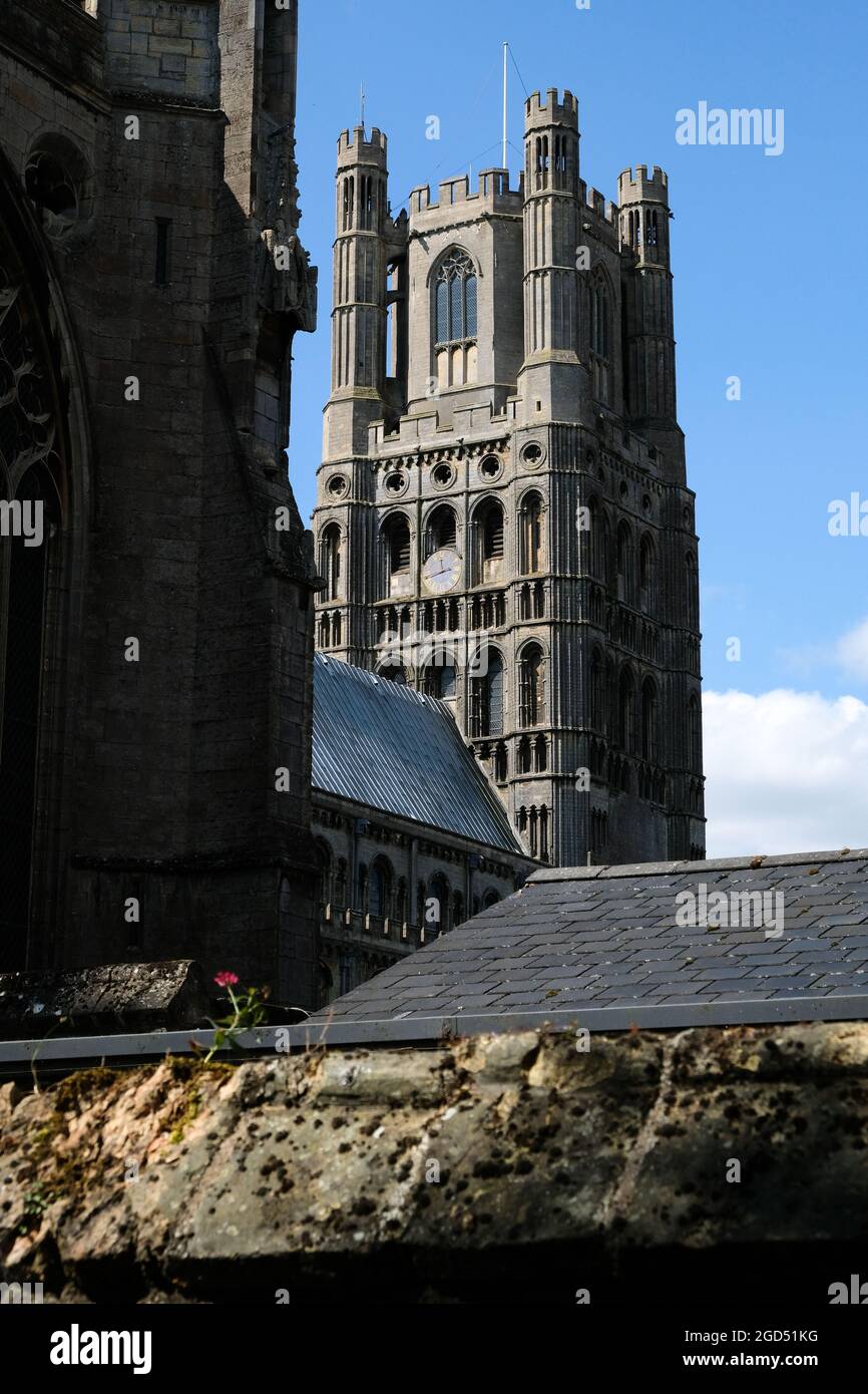 Ely Cathedral, Cambridgeshire, UK. 11th August 2021. UK Weather: sunny ...
