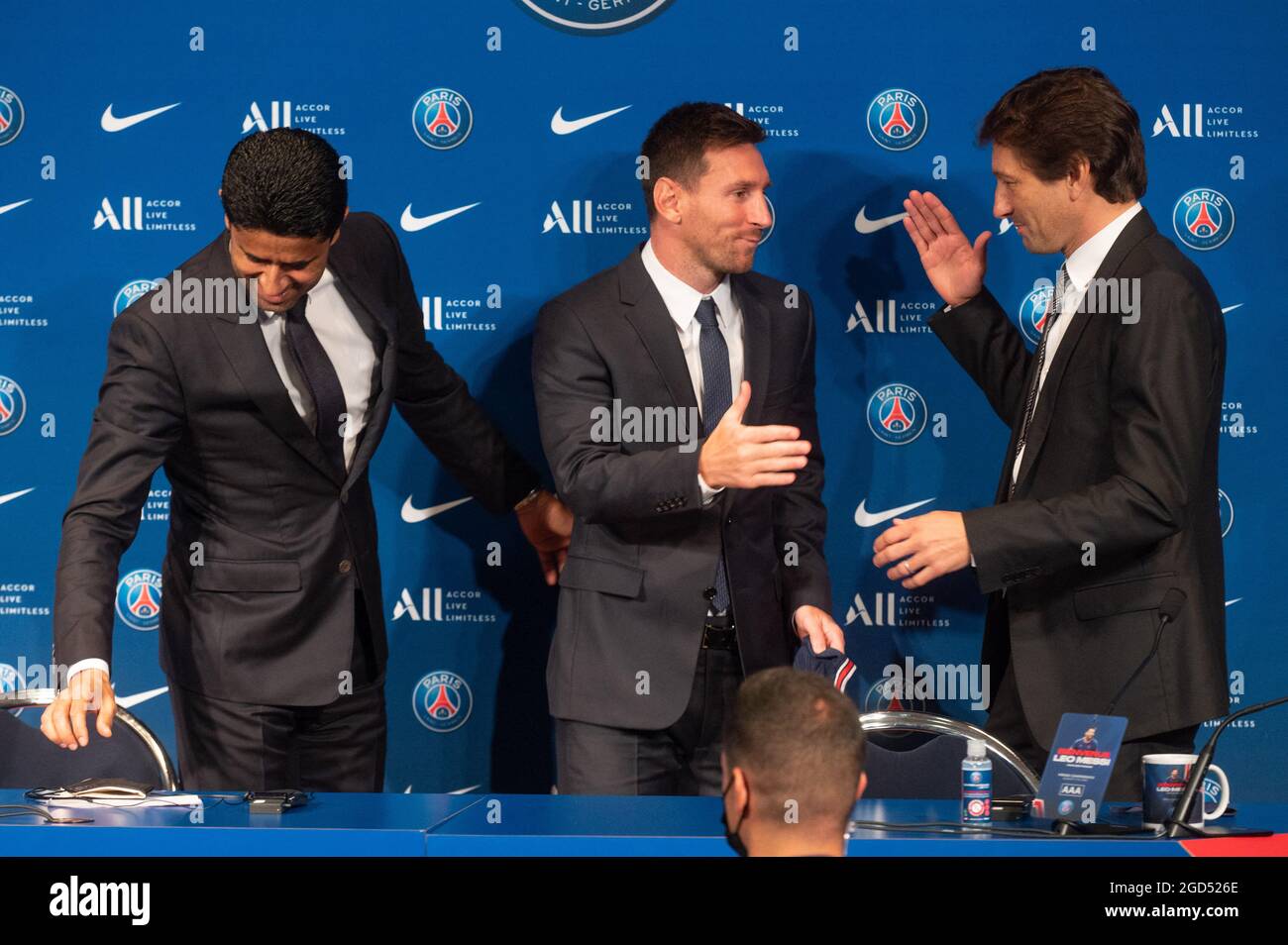 Paris Saint-Germain's sporting director Leonardo(R), Paris Saint ...