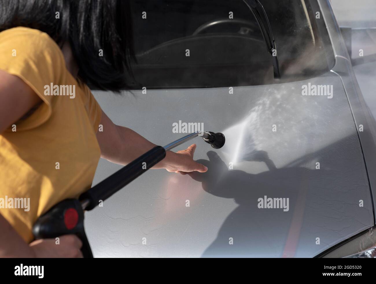Car splash woman hi-res stock photography and images - Alamy