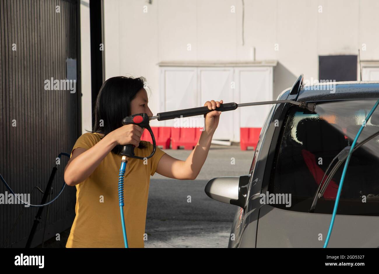 Car splash girl hi-res stock photography and images - Alamy