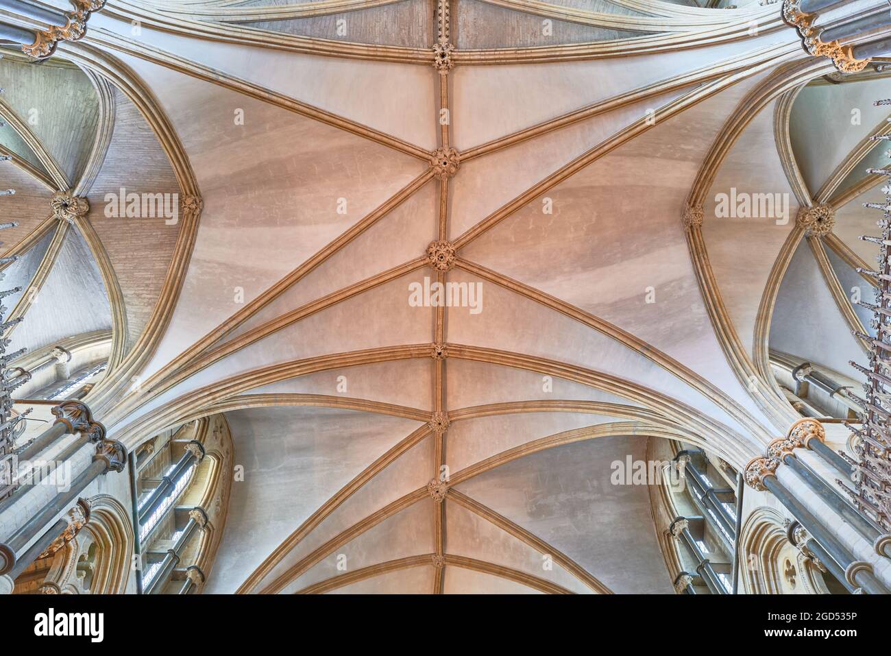 Medieval ceiling design hi-res stock photography and images - Alamy