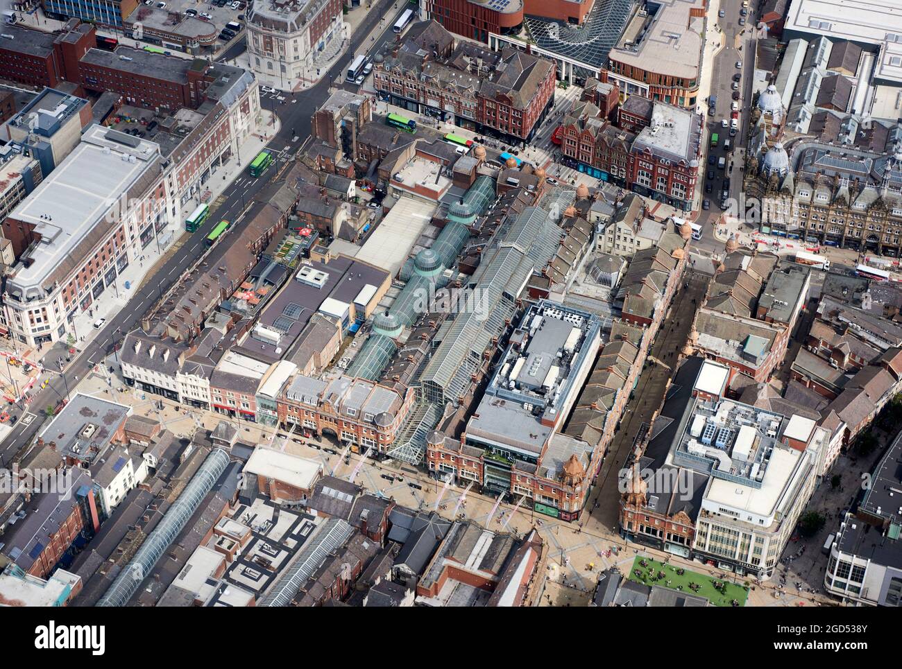Leeds city centre retail area hi-res stock photography and images - Alamy