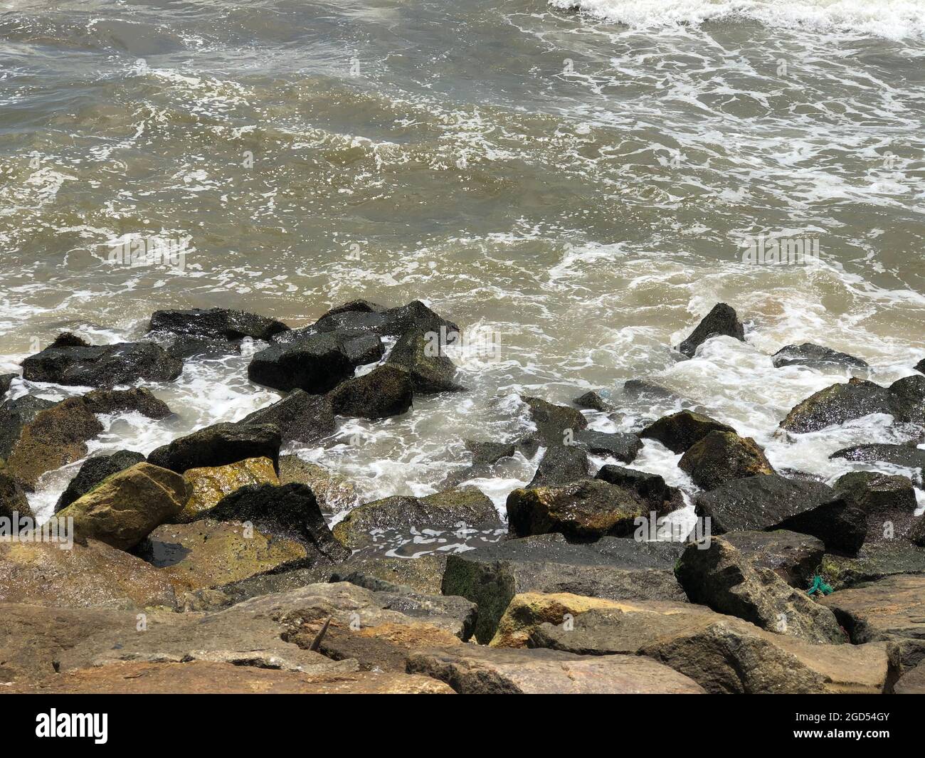 The urban beach, Beautiful landscape view of beach with skyline Stock ...