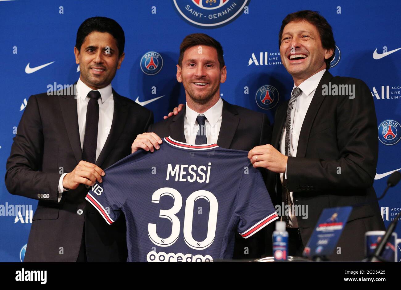 Lionel messi psg jersey hi-res stock photography and images - Alamy