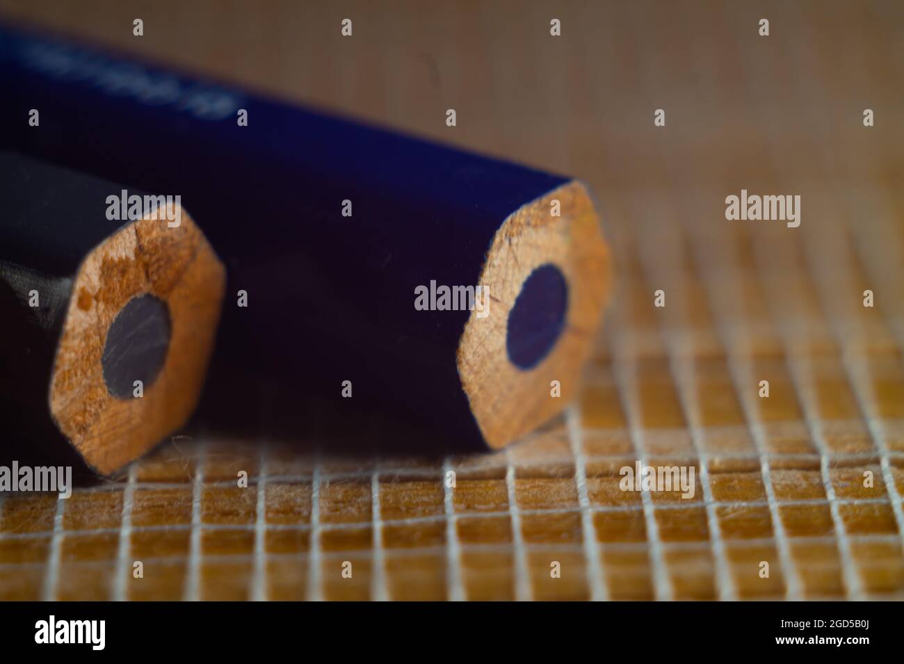 Line drawing two pencils hi-res stock photography and images - Alamy