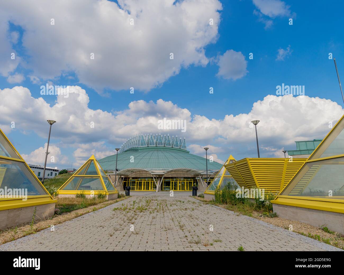 Tuskecsarnok hi-res stock photography and images - Alamy